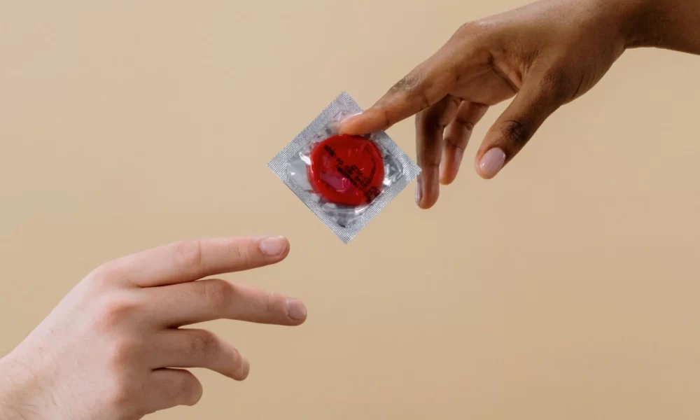 En pacientes de mpox el uso del condón reduce el riesgo a otras ITS y ...